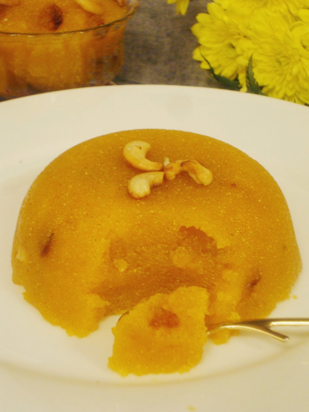 Poornima's Cook Book: Rava Kesari / Kesari Recipe - Semolina Pudding