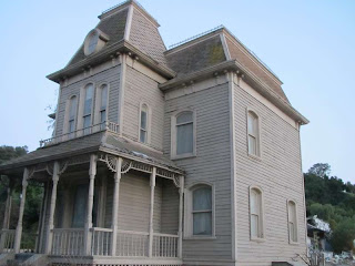 KirkTrekModeler's Model Blog: PSYCHO! Bates Mansion, Polar Lights Kit ...