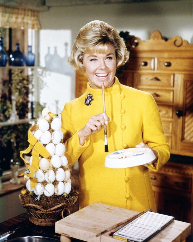 30 Wonderful Color Photographs of Doris Day, America’s Box-Office ...