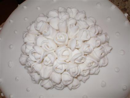 Mrs Cake: How to Make Simple Sugar Rosebuds