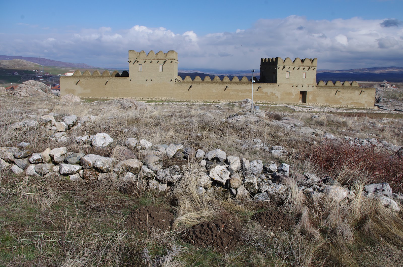 Uncharted Ruins: The Hittites, mysterious people of a Thousand Gods