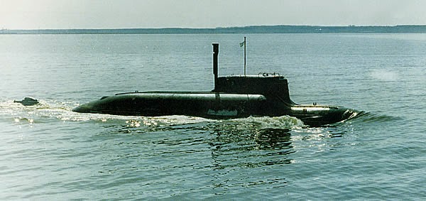 Submarine Matters: Suspected Russian Mini Submarine, Divers? in Swedish ...