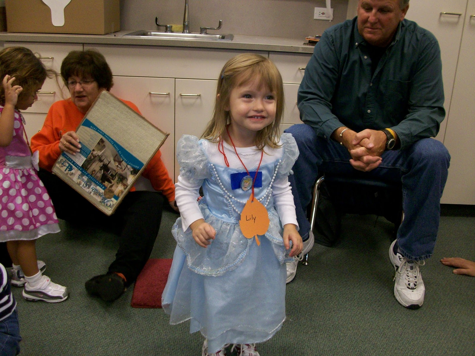 pjfl: Toddlers Dress Up Story Time!