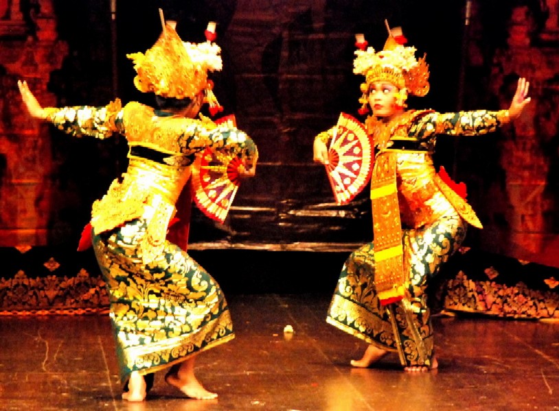 Beautiful of Indonesia: Tari Legong Bali (Legong Dance)