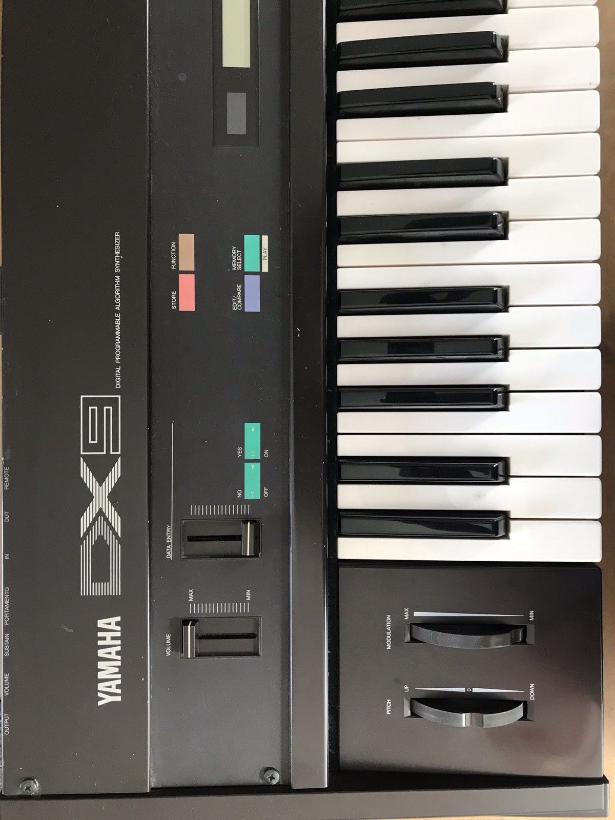 MATRIXSYNTH: Yamaha DX9 FM Synthesizer w/ Aphex Twin Sound Set Loaded ...
