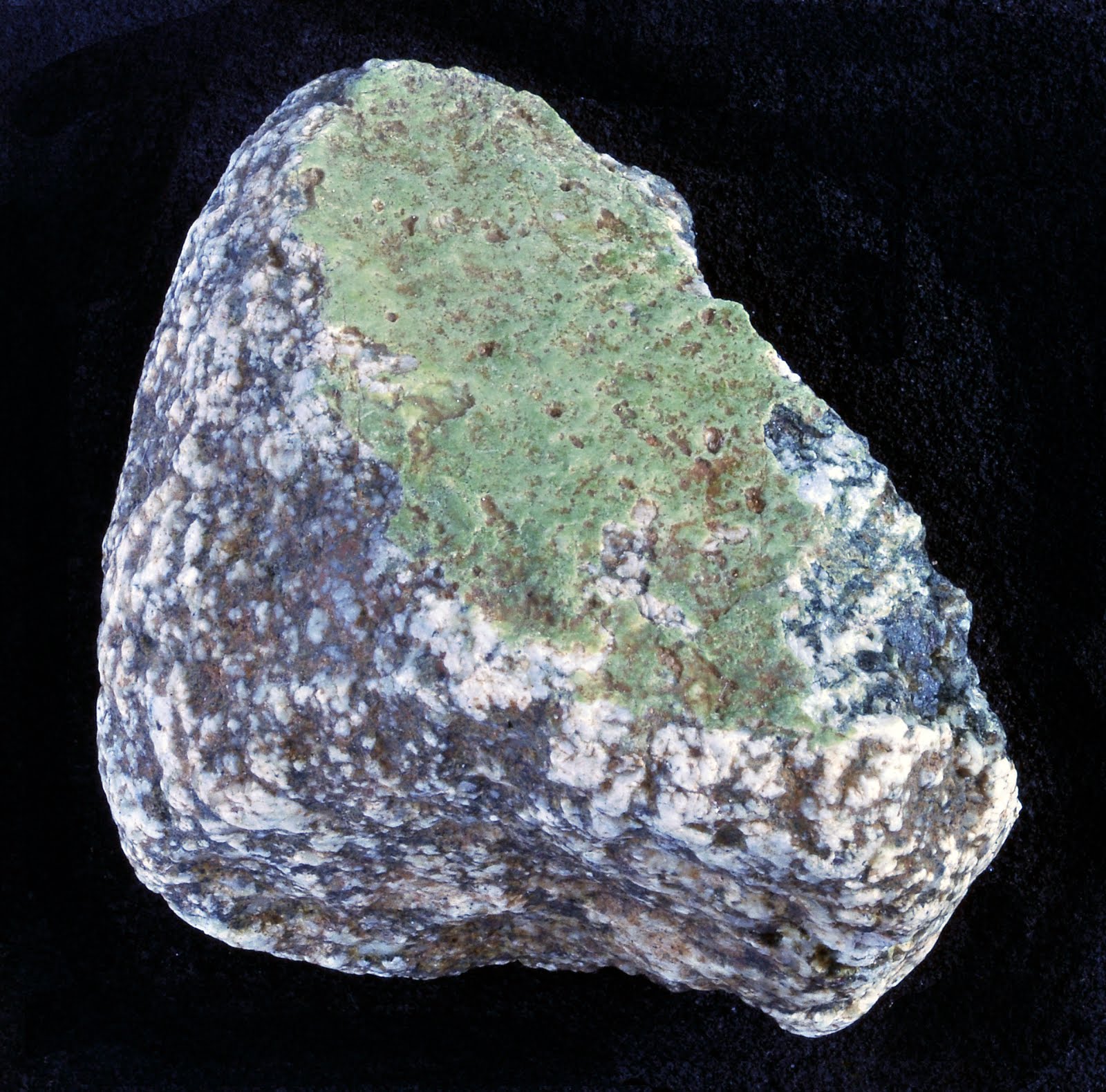 PALEO & GEO TOPICS: Comments by R. L. Squires: Epidote (the coating form)