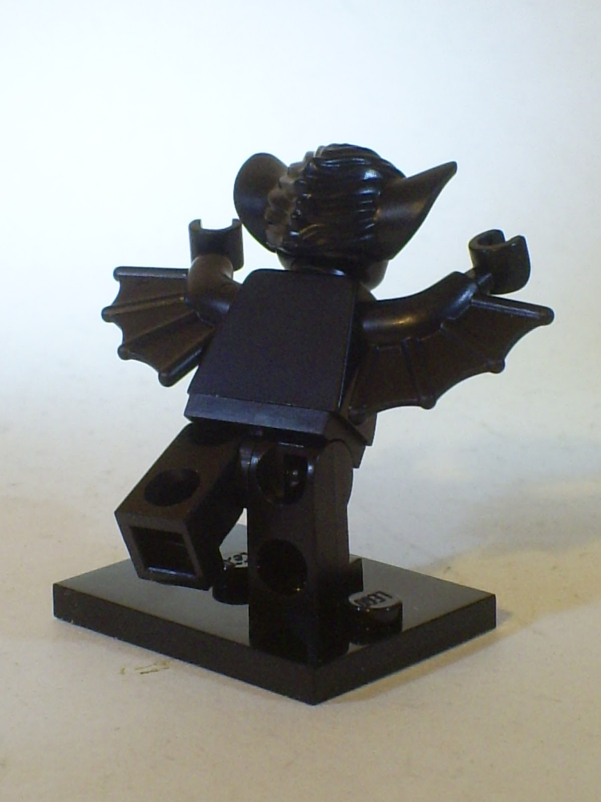That Figures: REVIEW: Lego Minifigures Series 8 - Vampire Bat