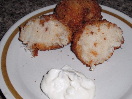 Pattie Sue Food Review: Deep Fried Cod Fish Balls - Fiskerouletter