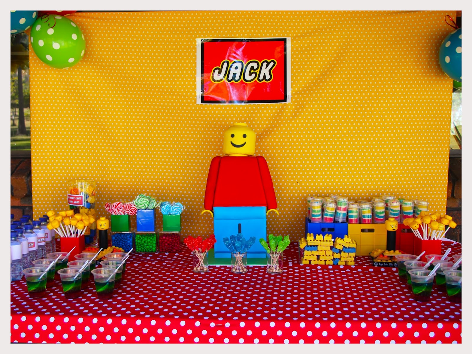 Coco Jo Cake Design: Lego Party