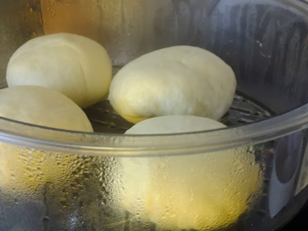 z cukrem pudrem: buchty na parze, pampuchy, parowce (kluchy na łachu)