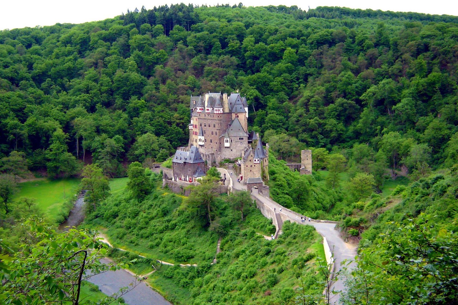 Eltz Castle Germany | Desktop Wallpapers