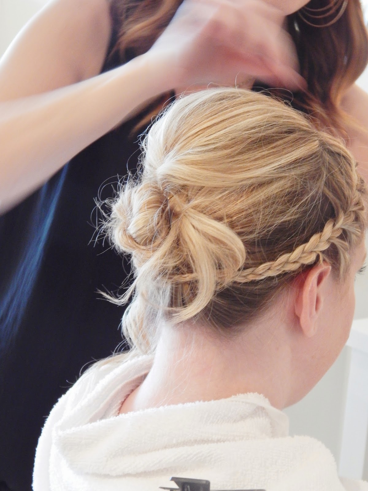 Parlor: A Beauty Bar {Easy Hair Styles for Sweater Weather} | JANA ...