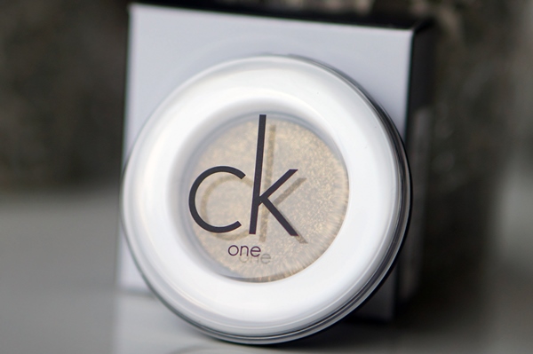 CK One Color eyeshadow, 810 Fearless - Beautyill
