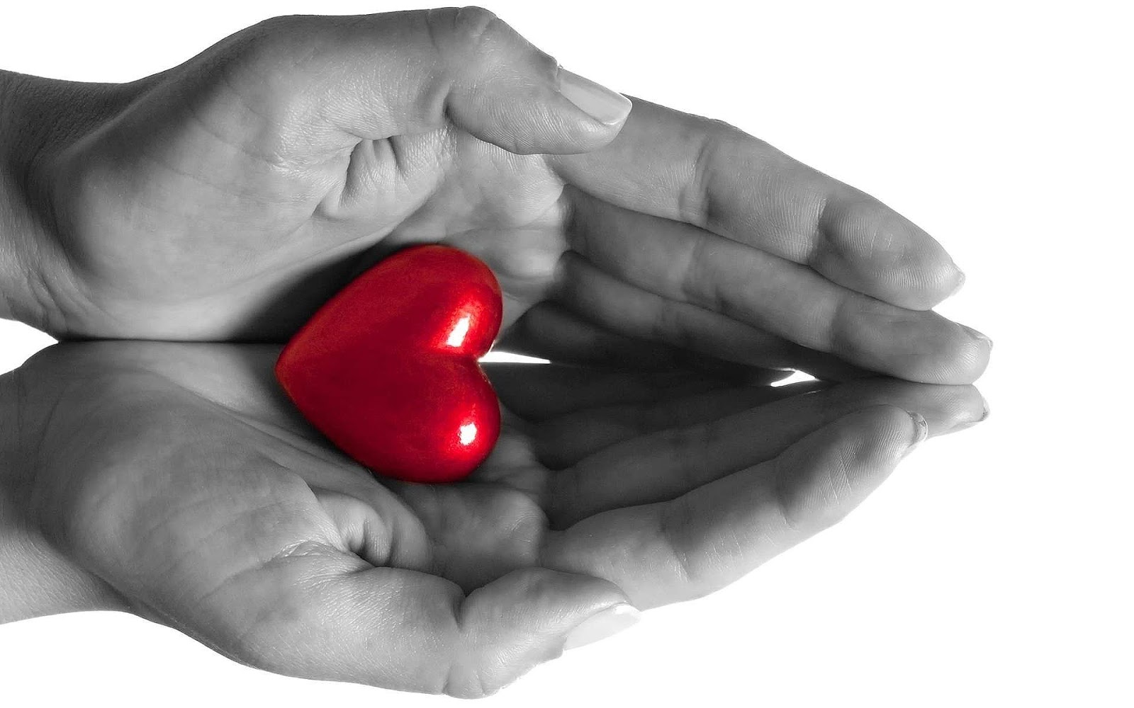 Foto van een rood liefdes hartje | Mooie Leuke Achtergronden Voor Je ...