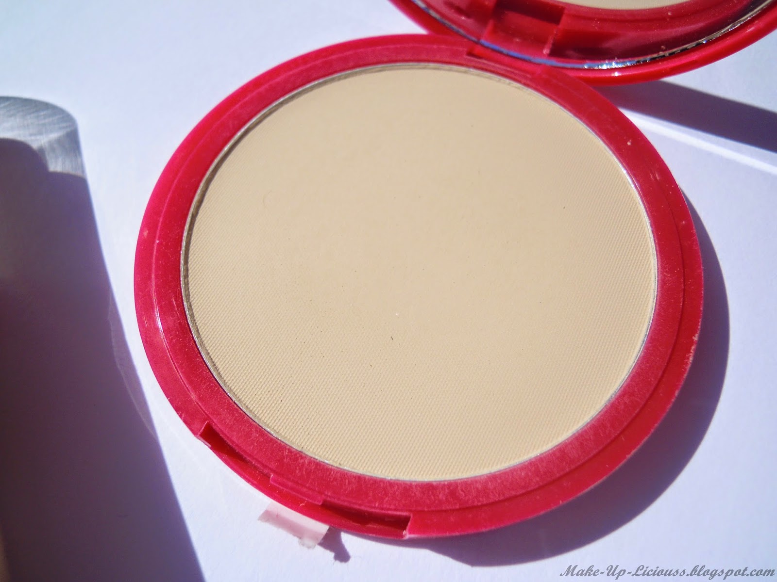 Bourjois Healthy Mix tečni puder i Healthy Balance puder u kamenu ...