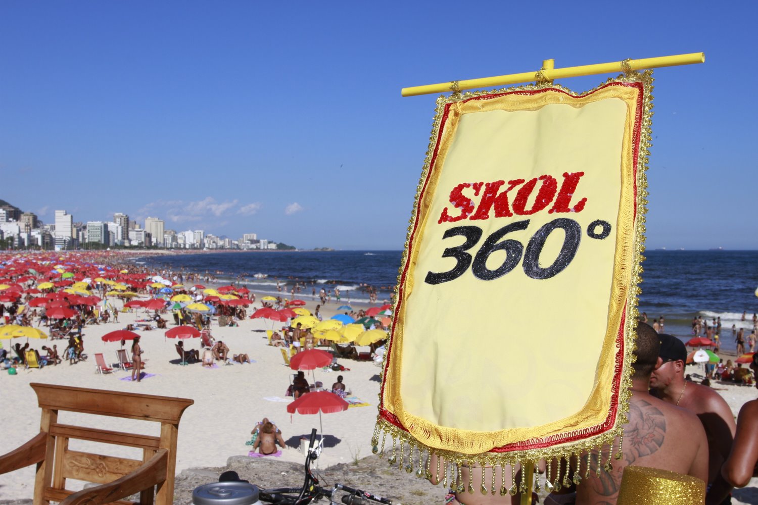 Do Brasil ativa marca da Skol 360° em eventos da São Clemente ~ PDV Ativo
