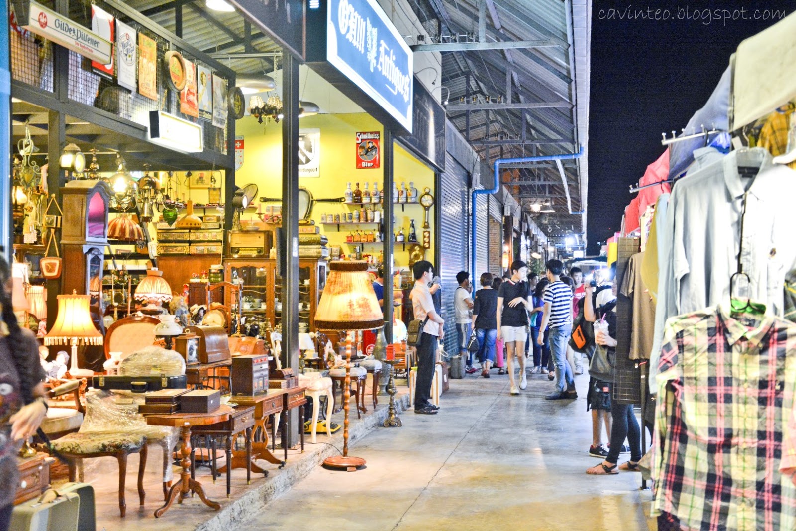 Entree Kibbles: Ratchada Train Market (Talad Rot Fai) @ Bangkok [Thailand]