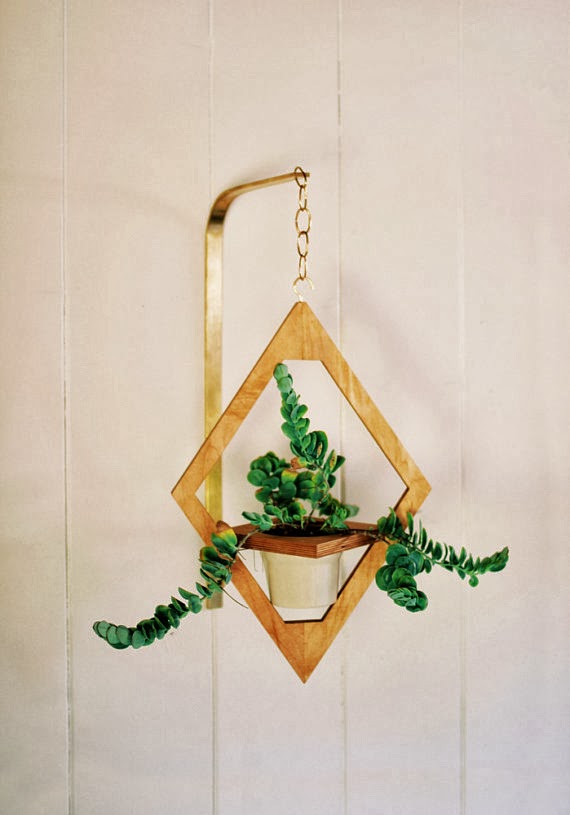 Djörfung: Geometric Hanging Planter