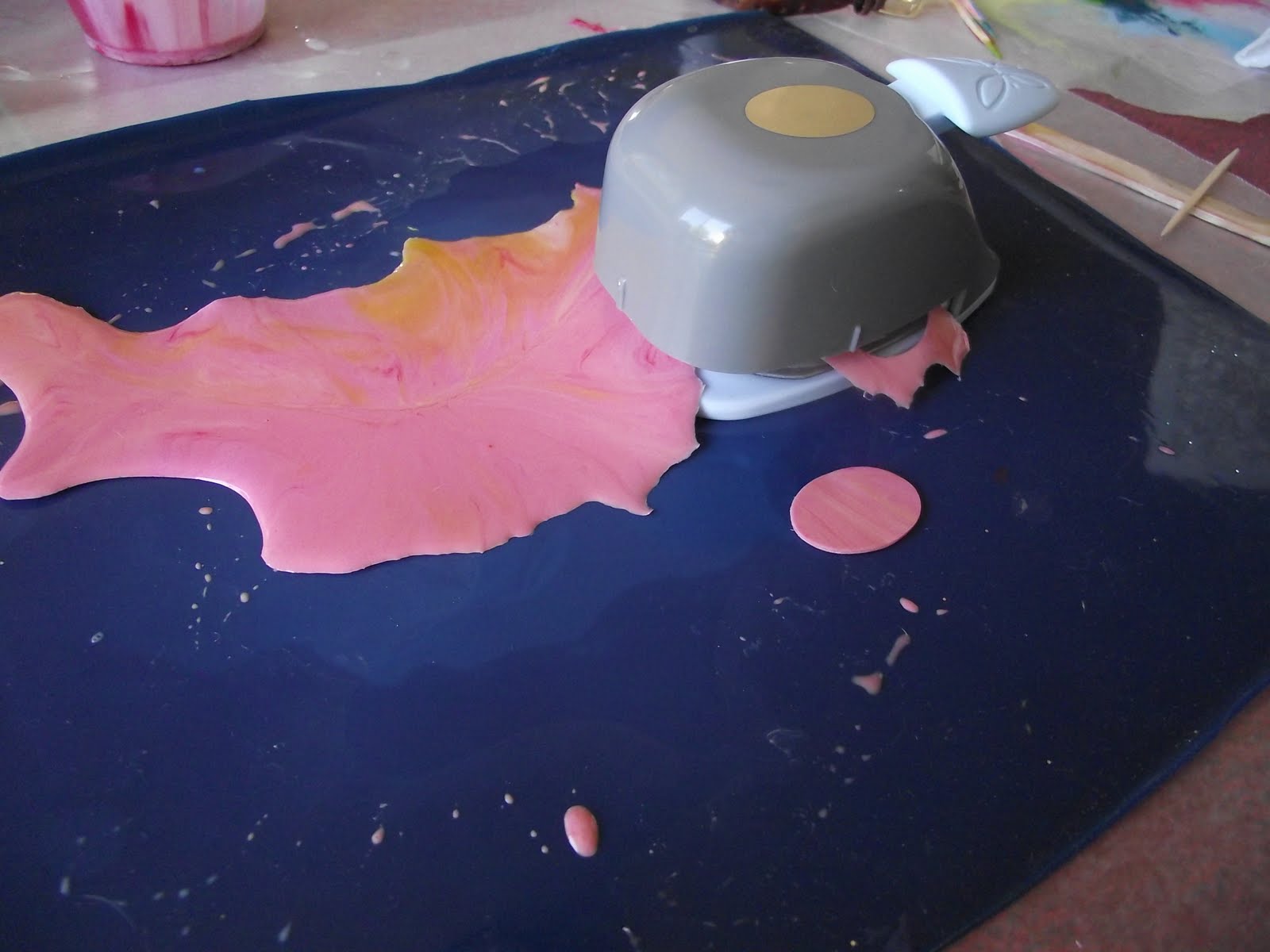 Sara vs. Sarah: Resin Casting Project and Giveaway #2: Marbleized Resin ...