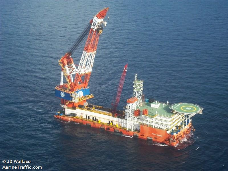 Industrial History: Tetra Hedron, a heavy (1763 tons) lift marine crane