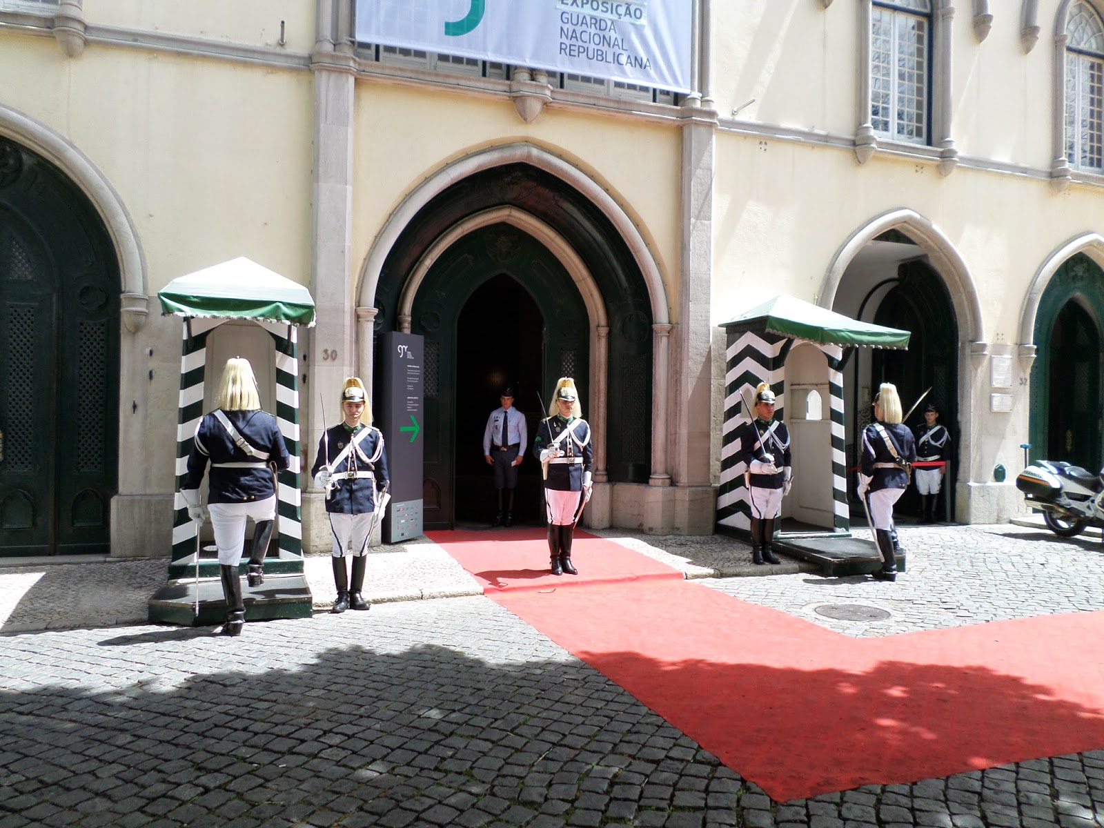 Alberto Helder: RENDER DA GUARDA NO QUARTEL DO CARMO