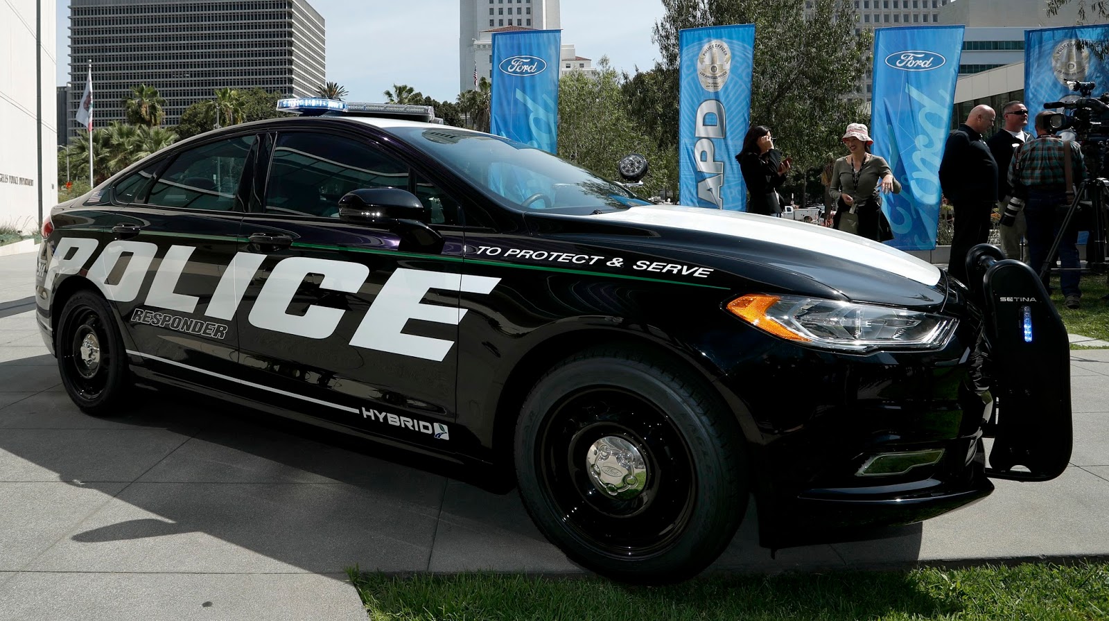 Ford Fusion Hybrid vira carro de polícia nos Estados Unidos