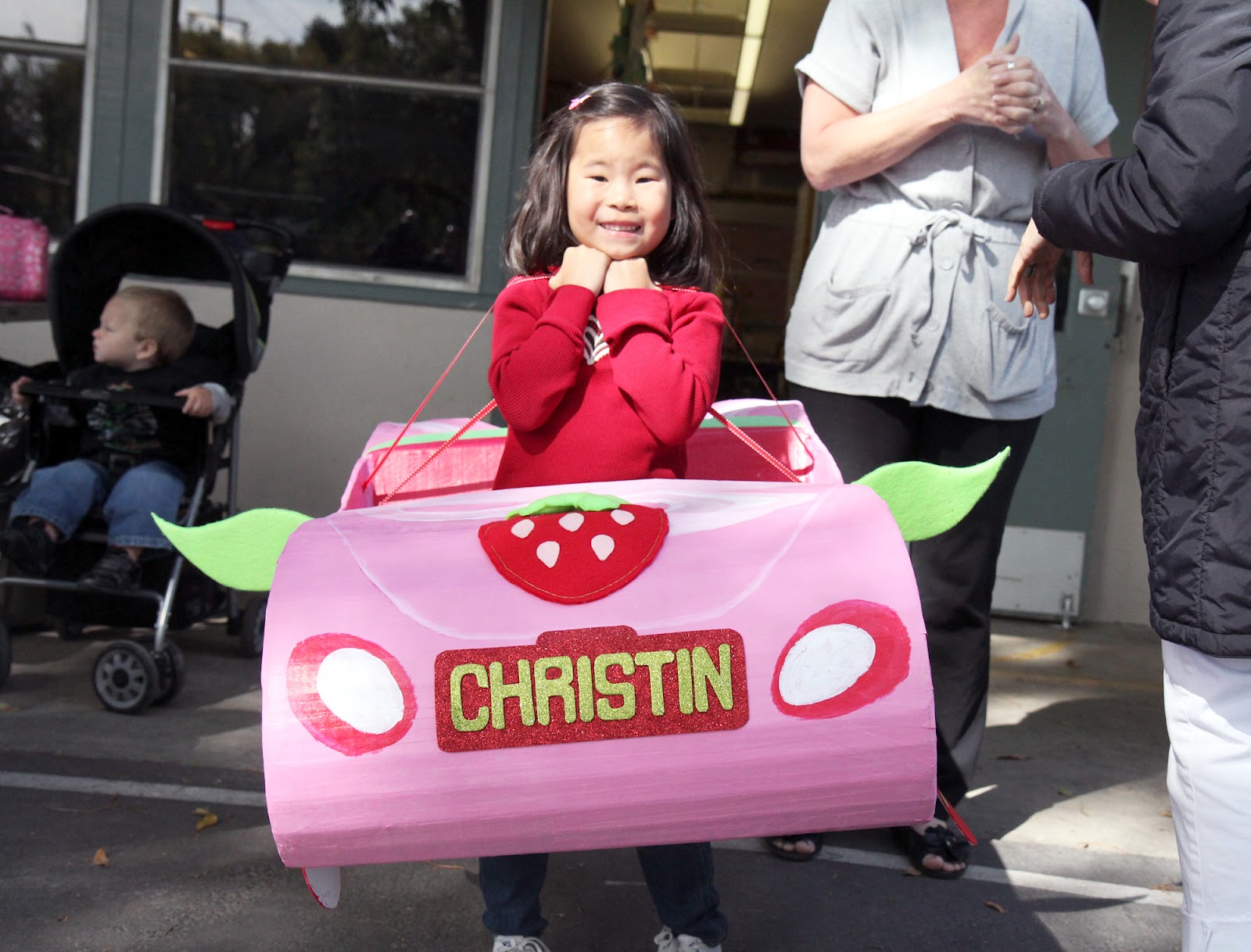 the things hannah loves: How to build a Strawberry Shortcake Car!
