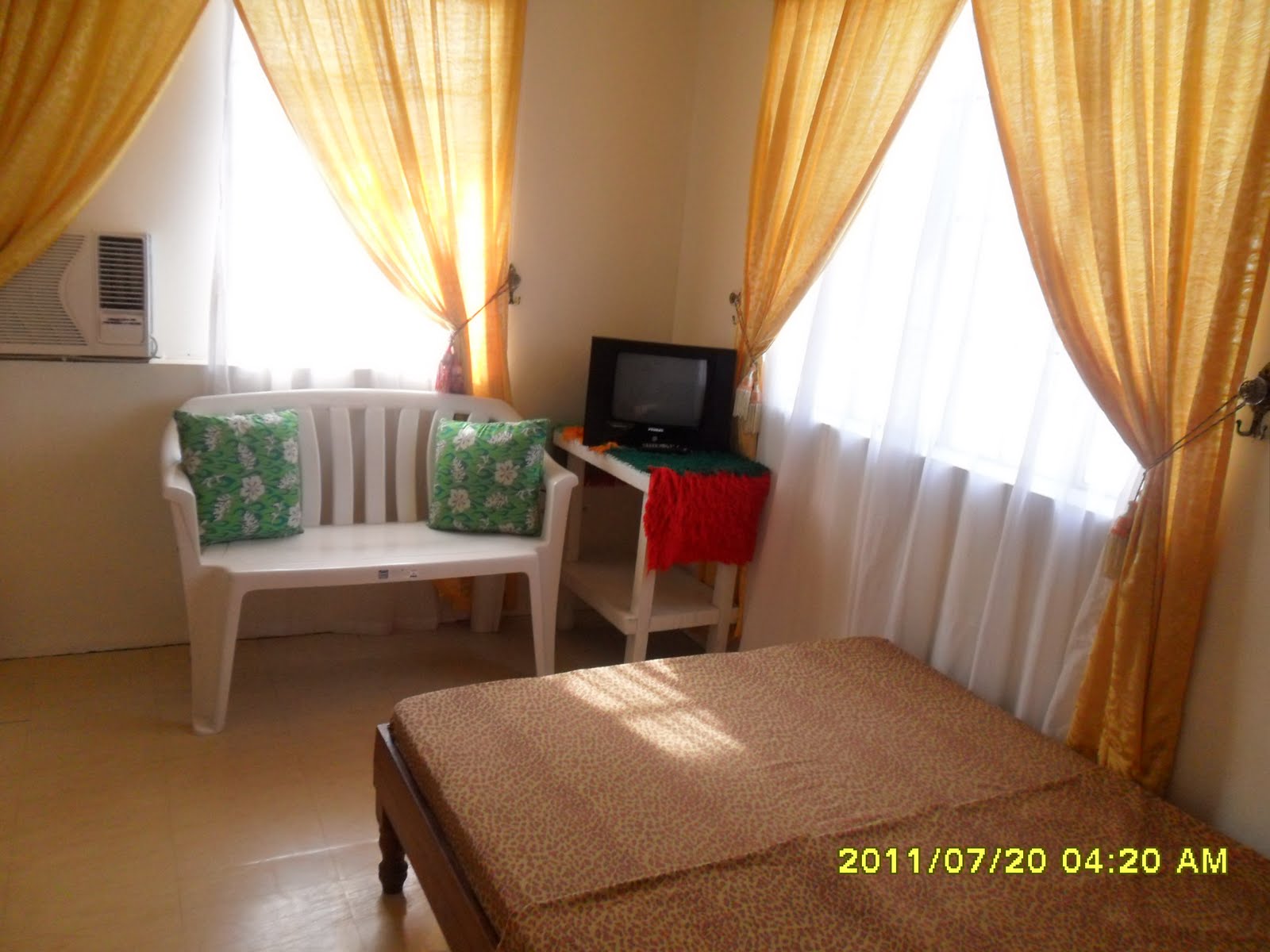 TRANSIENT ROOMS TRAVELERS PLACE IN METRO MANILA,PHILIPPINES.: Transient ...