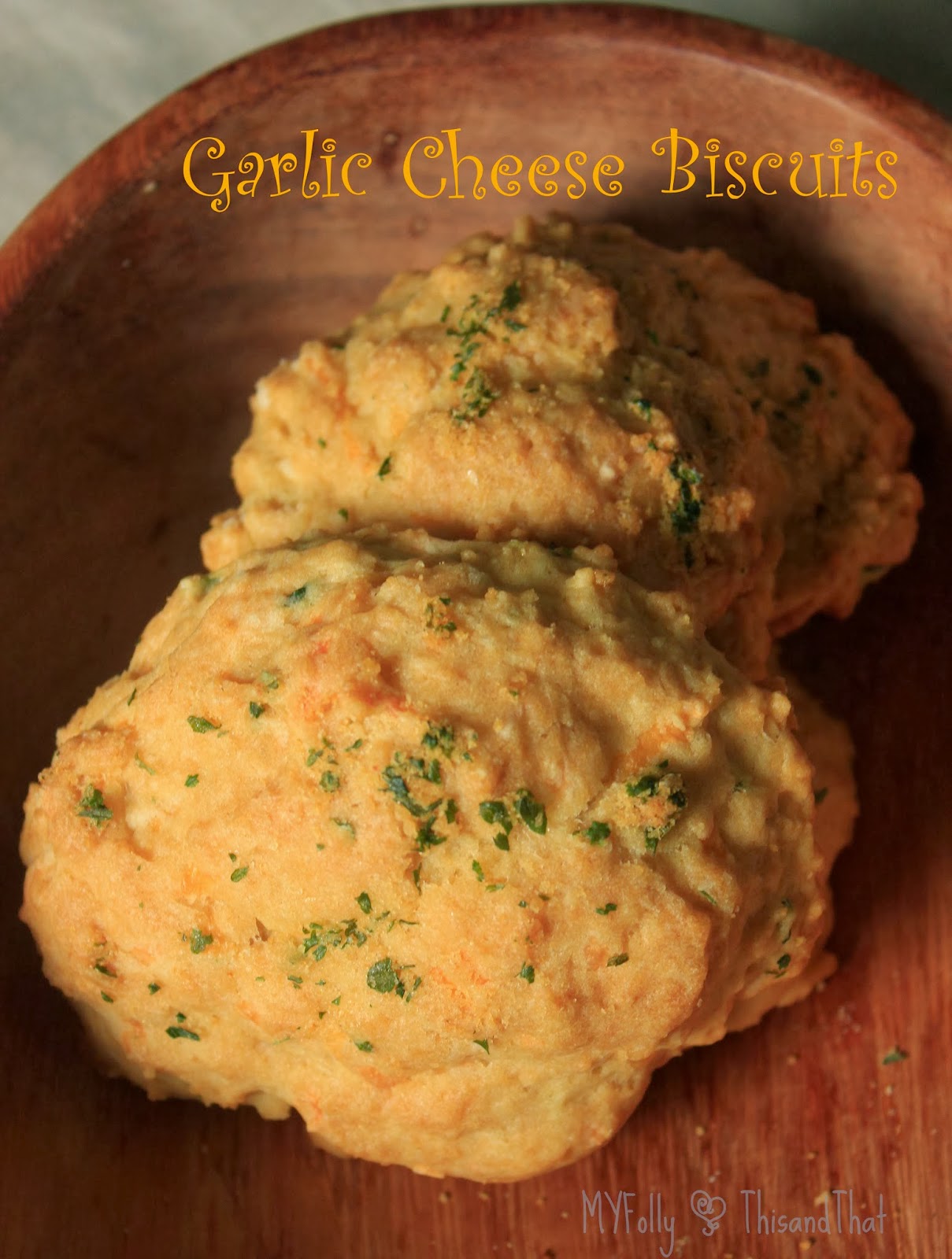 This and that: Garlic Cheese Biscuits