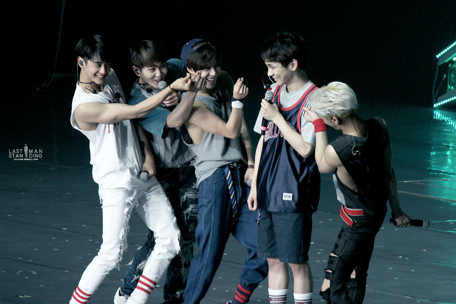 【150927】SHINee CONCERT “SHINee WORLD IV” in Bankok [laliling*4P ...