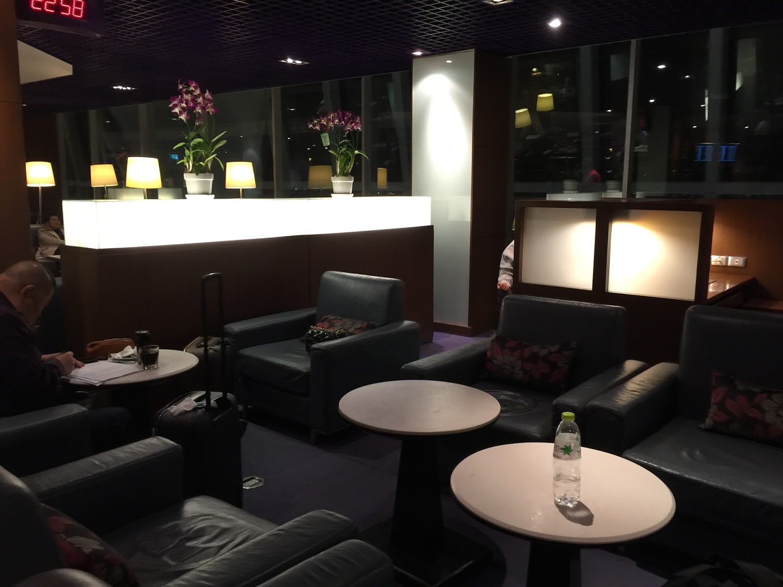 Zephyrous Travels: [Airline Review] - Thai Airways (TG670) / (TG671 ...