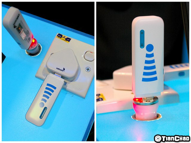 Microeconomics BUS1604 : Expanding The Market of Celcom PortaWifi