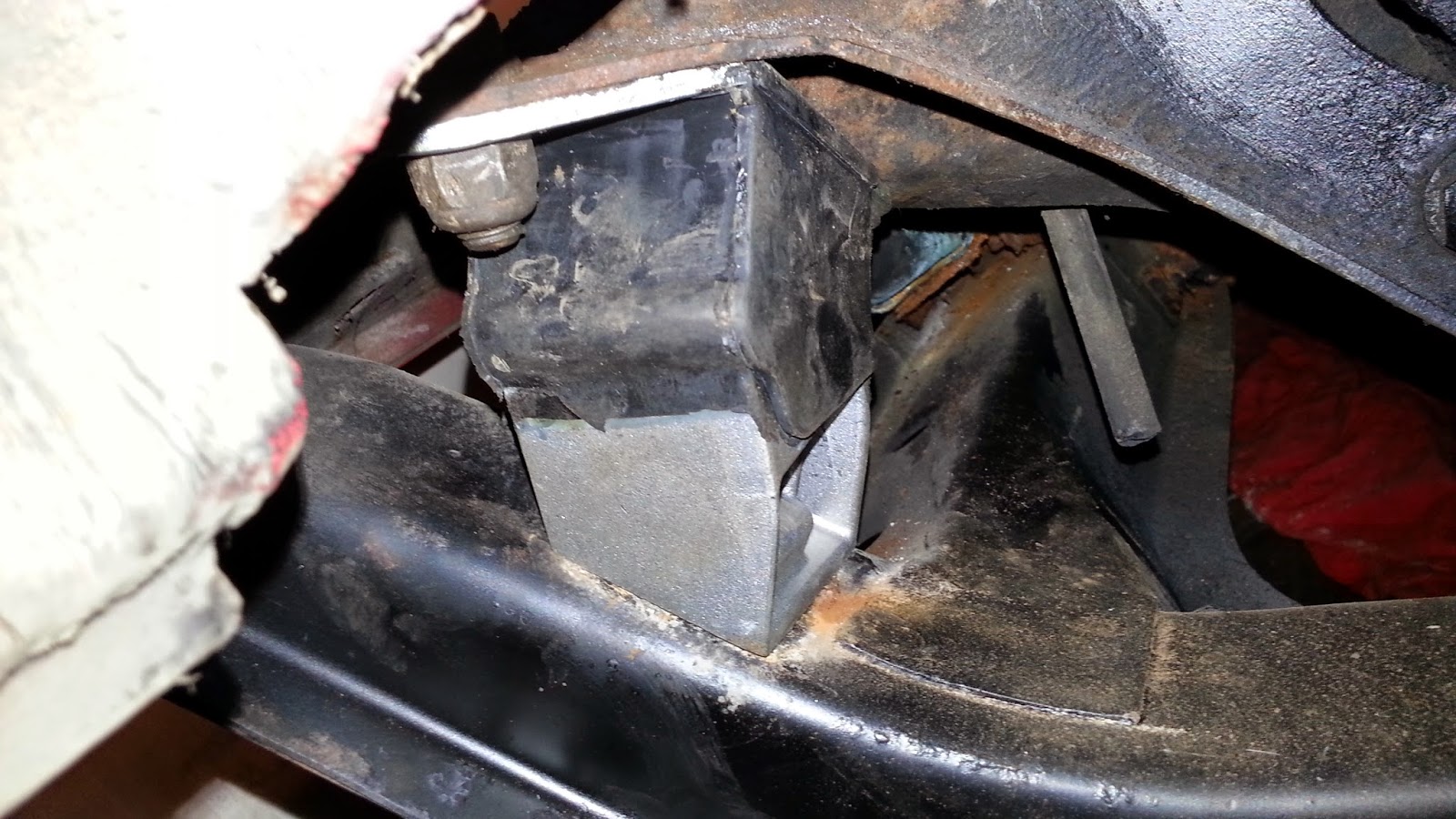 Renault 5 GT Turbo Project: New engine mounts fitted.