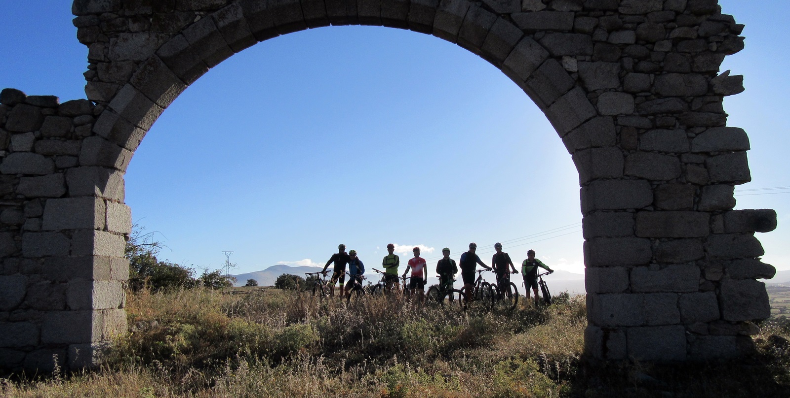 AlfonsoyAmigos, Puerto de la Cruz de Hierro y la Ermita del Cubillo ...