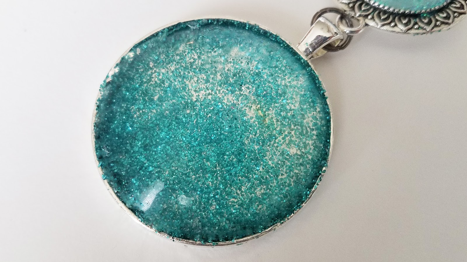 Erin Reed Makes: DIY Etched Glitter Jewelry