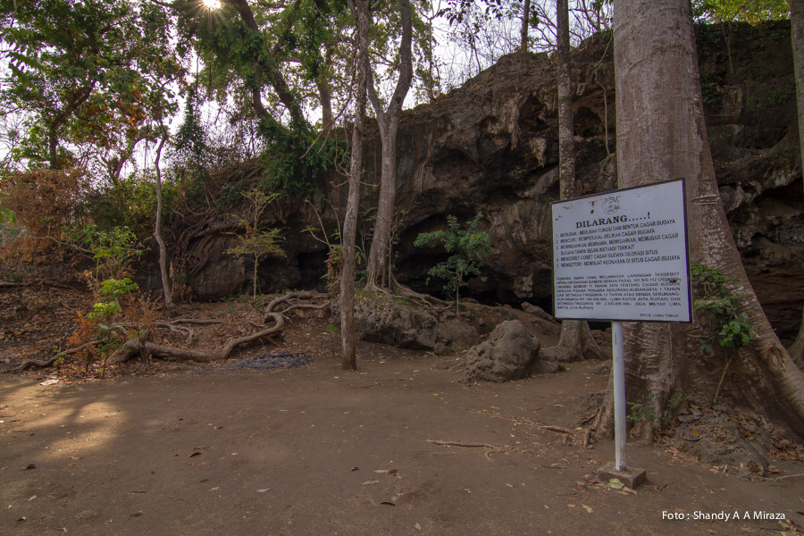 Goa "Lowo" Sampung Ponorogo - Wisata Indah
