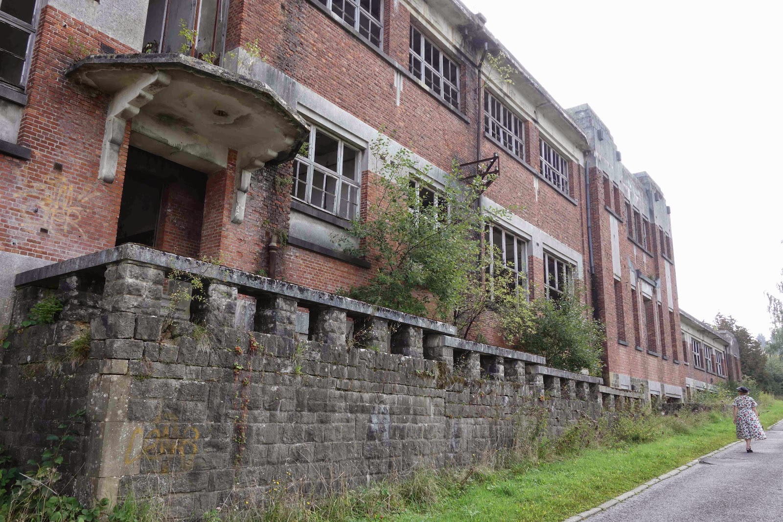 LOST IN THE 50's: URBEX : the GHOST factory!