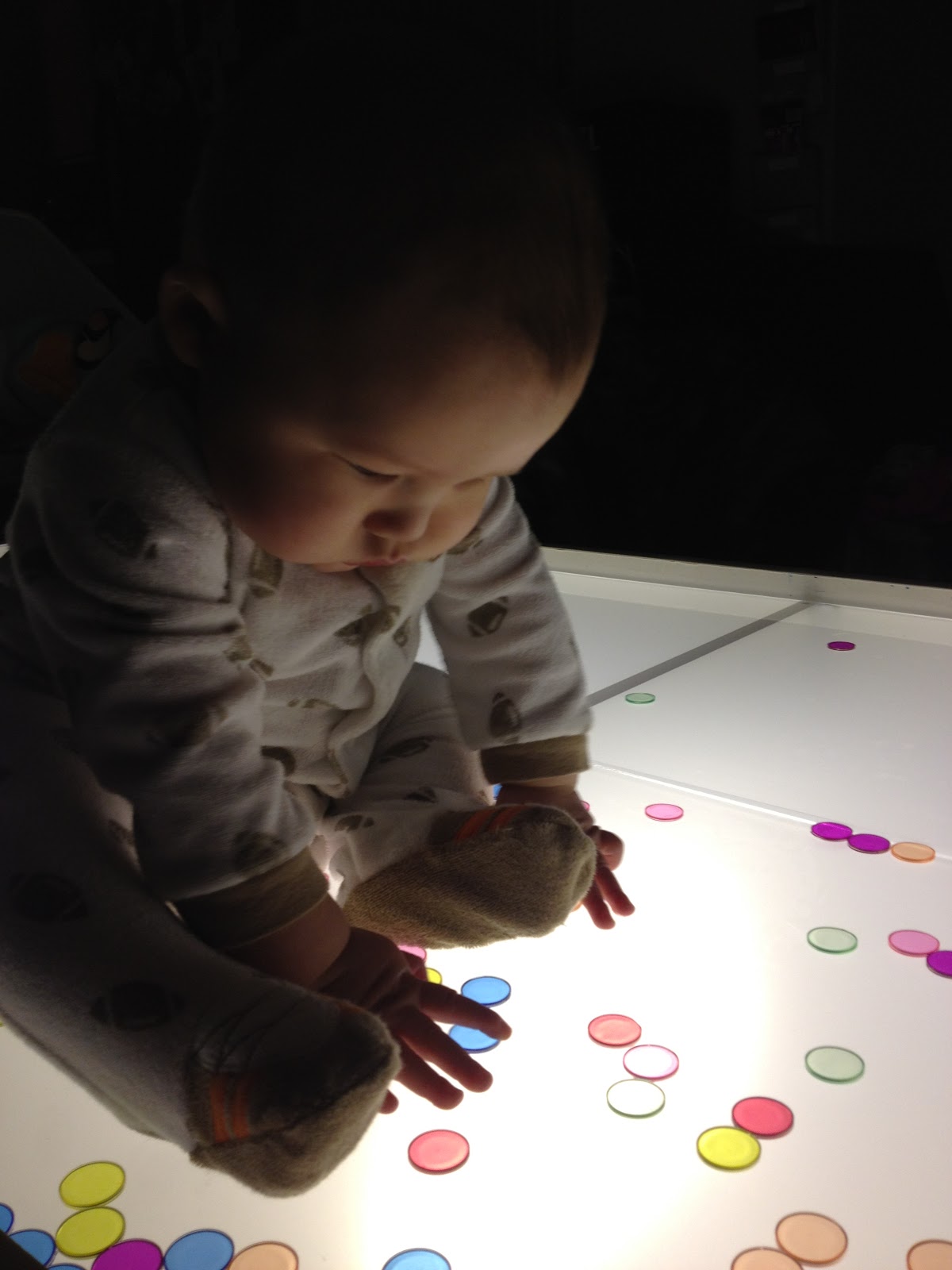 Life with my little loves: DIY Light Table