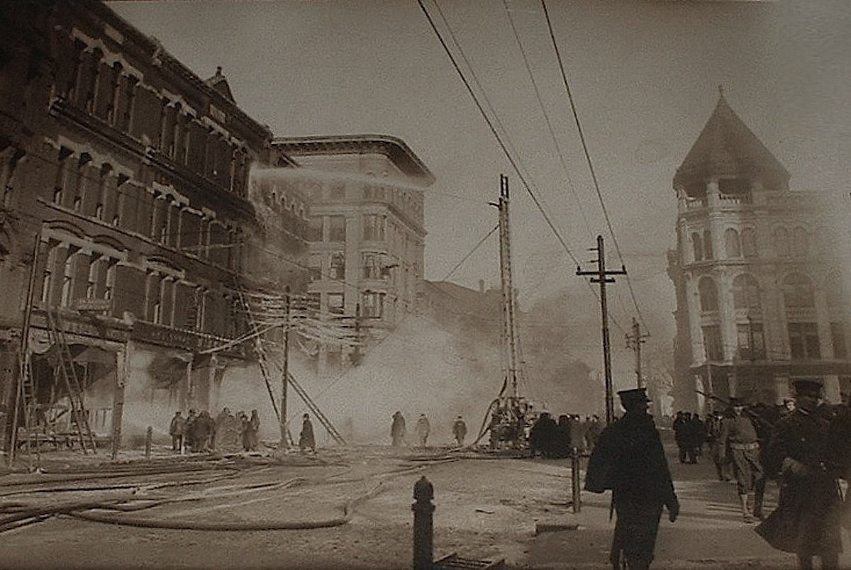 LEONARD J. LOS - HOLYOKE HISTORY: Holyoke - Pictures Of The Past