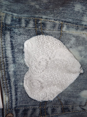 Petite-Fashionista: DIY: Heart Shaped Lace Insert Pockets