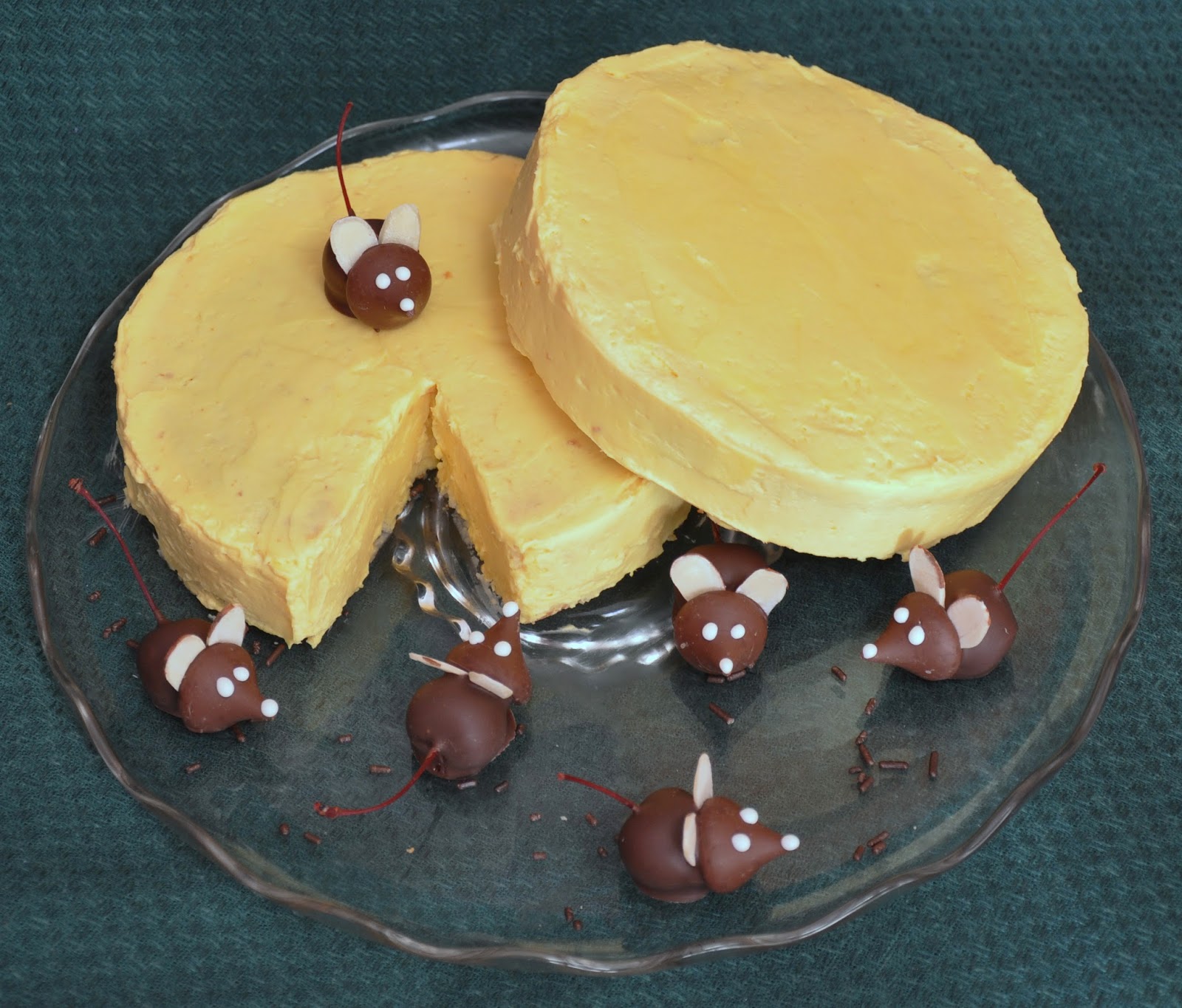 Brainy Buns: Mouse Cake