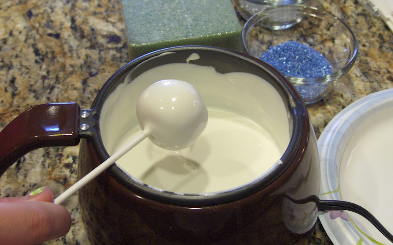 Becky Bakes, and cooks too!: Blue Velvet Cake Pops