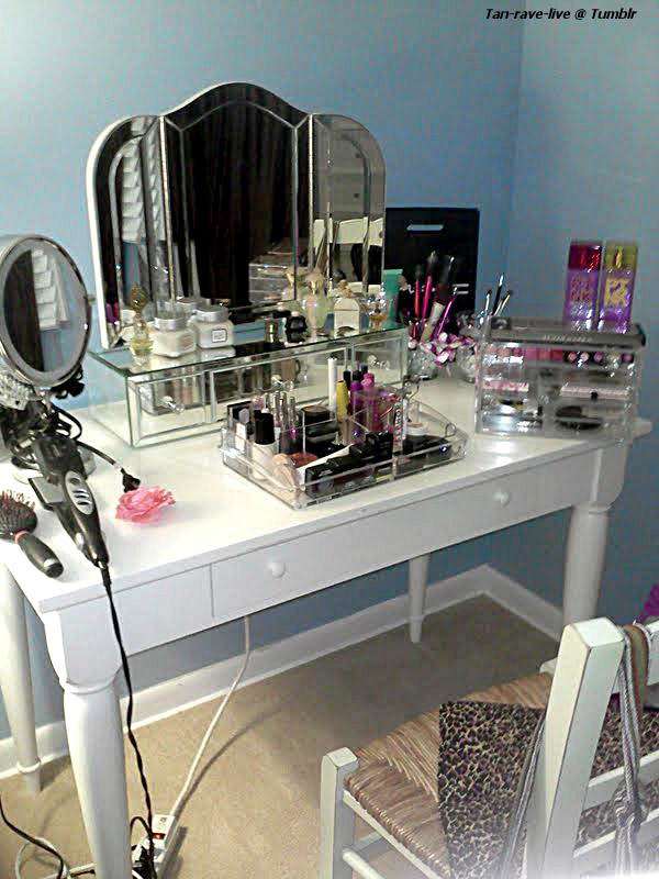 Barbie Thoughts: My New Vanity Set Up