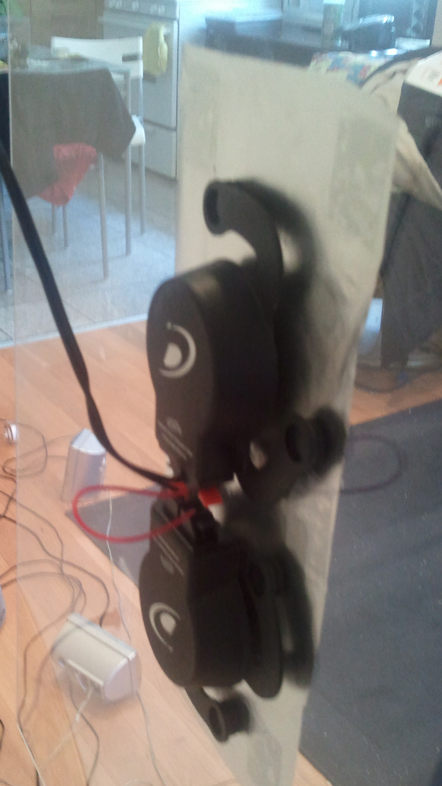 op7ical design: "Clearfield" Flat-Panel Speaker Design