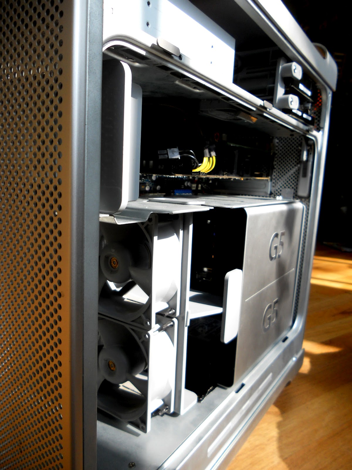 BuildIts: How to Fit Your PC in a Power Mac G5 Case