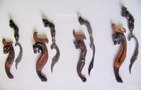 ULIN KARUHUN: Kujang Senjata Tradisional Sunda