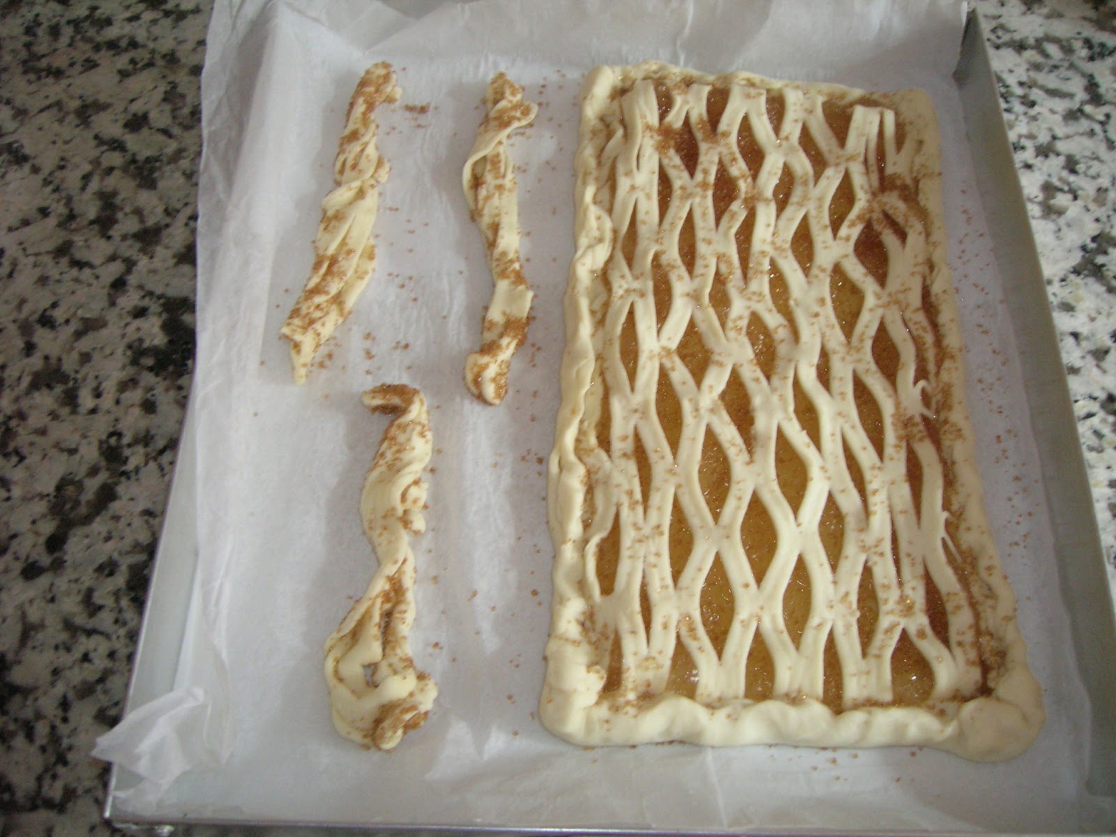 corteza y miga: Enrejado de hojaldre relleno de cabello de angel