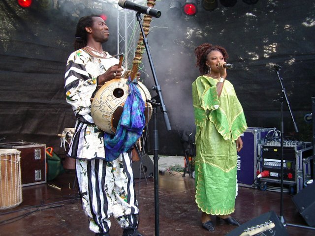 Afrika Kooperative Münster: Konzertabend mit Dobet Gnahoré (Elfenbeinküste)