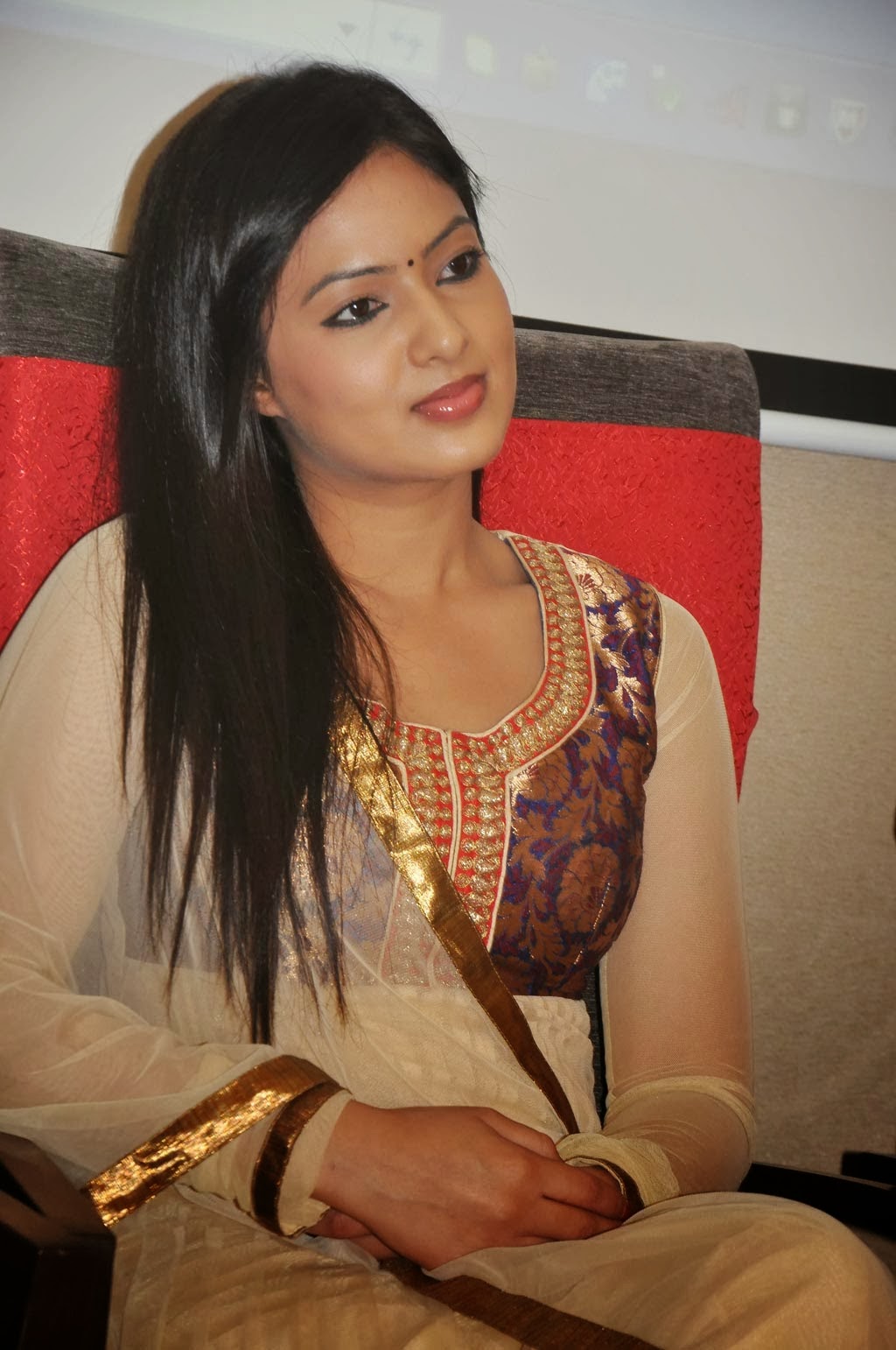 Nikisha Patel latest hot wallpapers — Entertainment Exclusive Photos