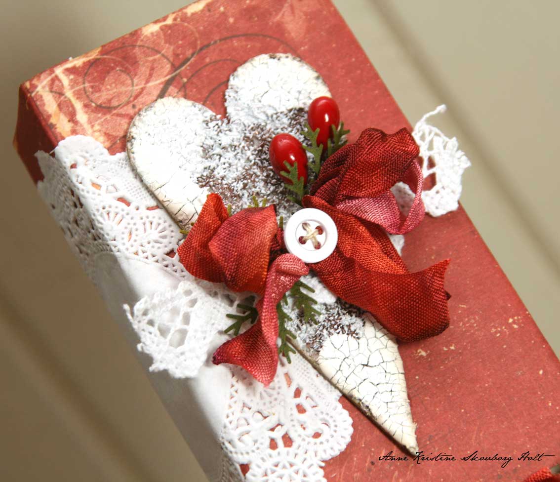 Wild Orchid Crafts: Christmas box.
